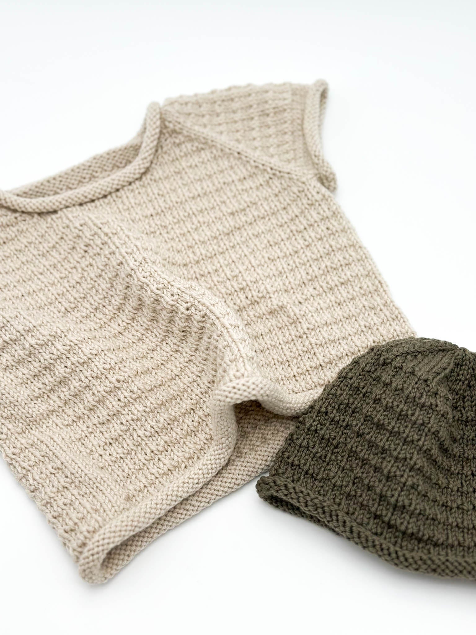 Little Dimples Tee & Beanie | All-In-One Knitting Kit – Unravelled Store